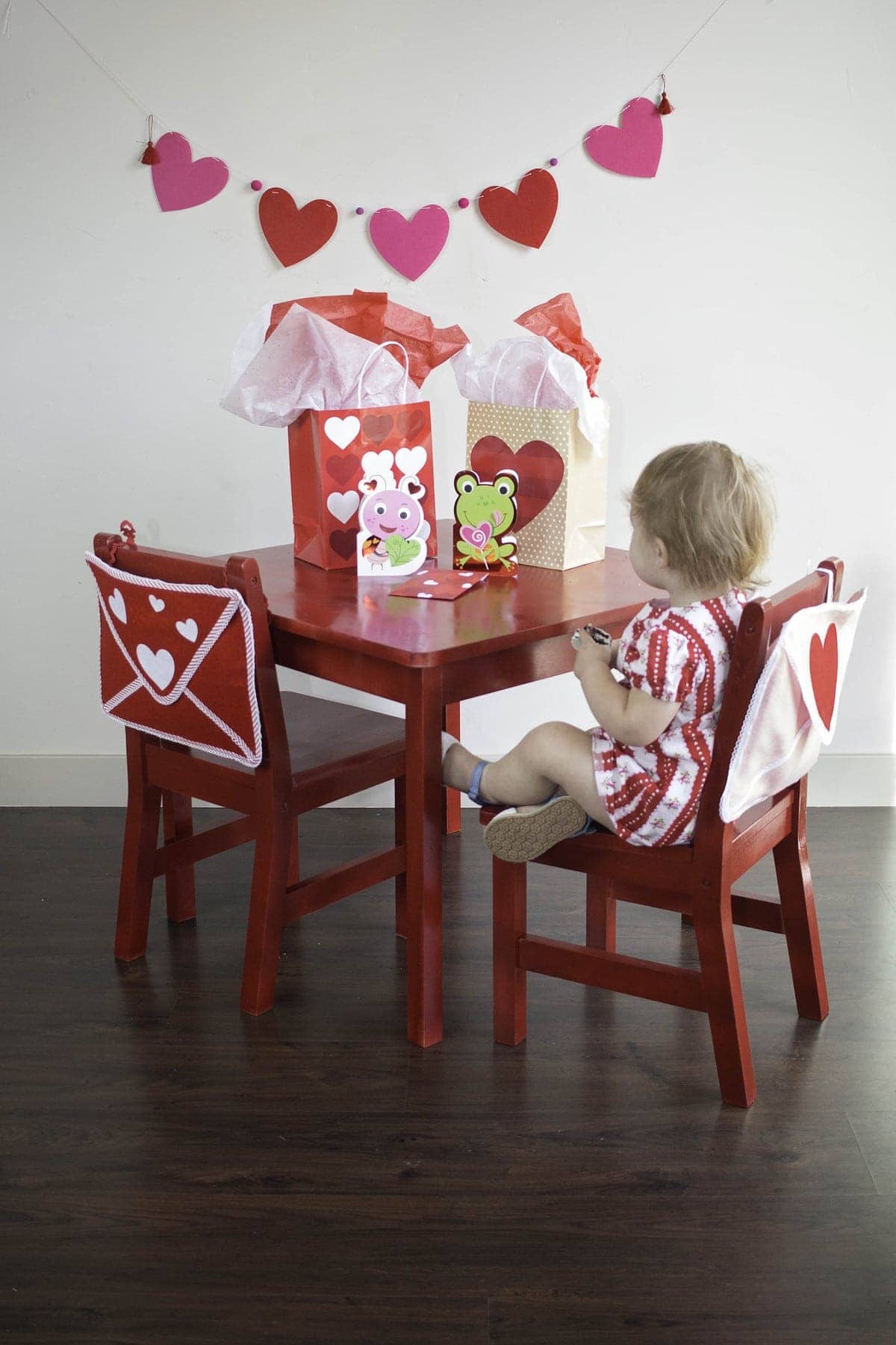 Valentine's Day Envelope Chair Backer Tutorial American Greeting ...