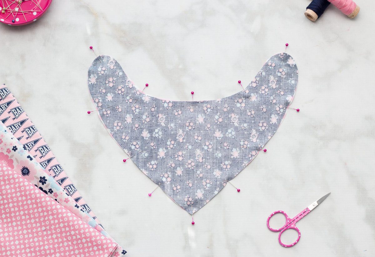 How to Make Bandana Bibs for Babies - Sweet Red Poppy