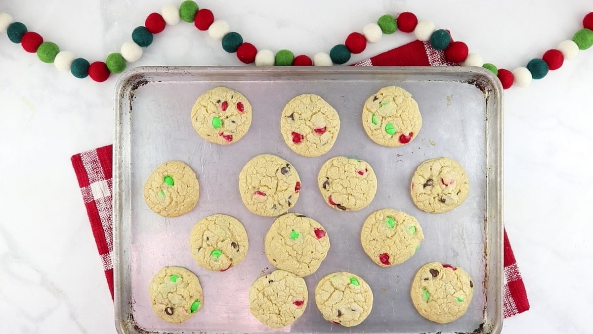 World's Best Chocolate Chip Oatmeal Christmas Cookies Recipe - Sweet ...