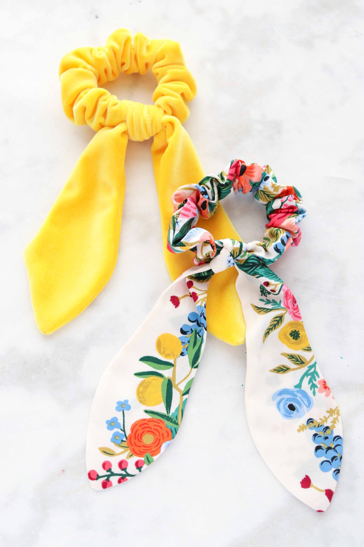DIY How to Make A Scrunchie | Free Sewing Pattern - Sweet Red Poppy