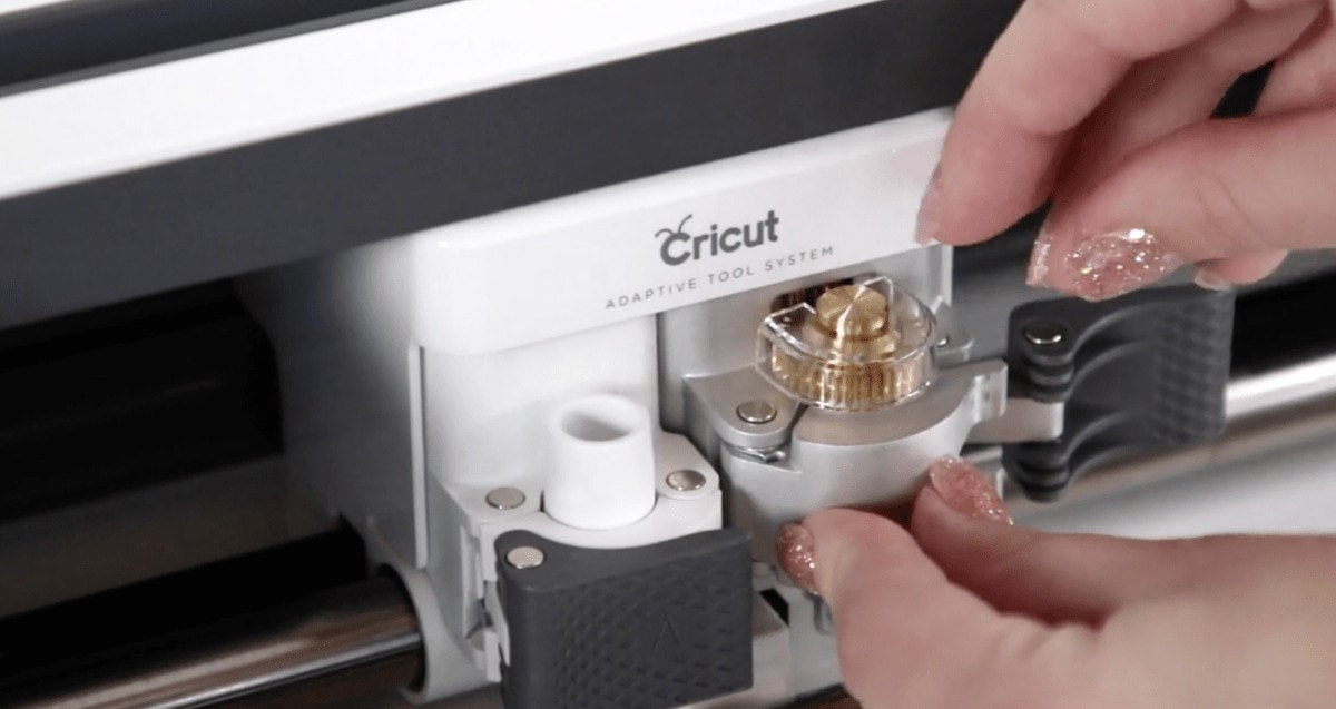 How to Use a Cricut Maker Unboxing and Setup - Sweet Red Poppy