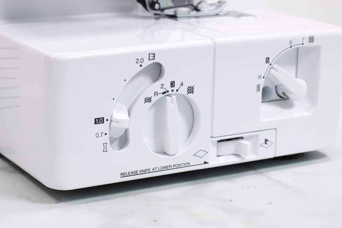 Brother 1034D Serger | US sewing | Sweet Red Poppy