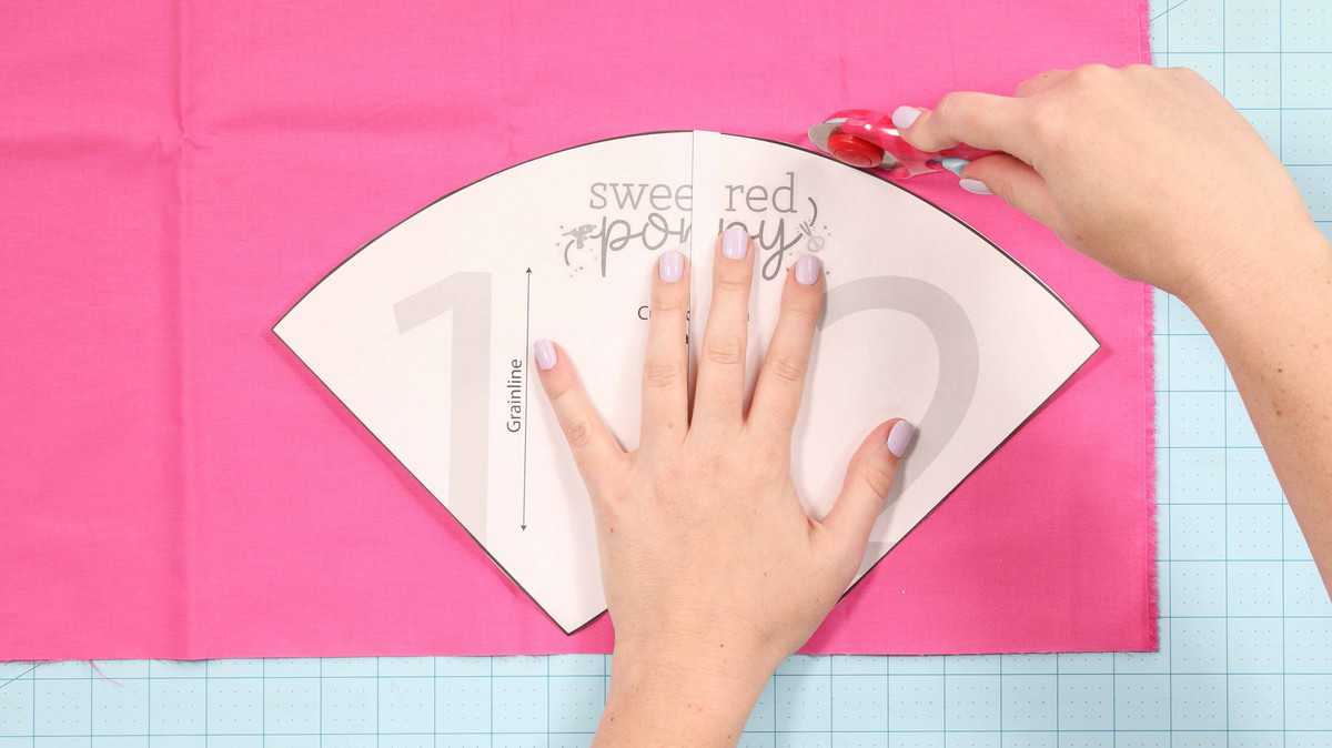 Curved Zipper Pouch - Sweet Red Poppy