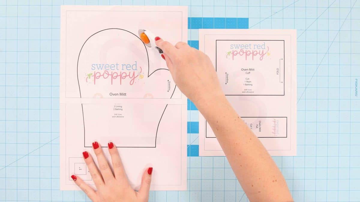 DIY Oven Mitt Sewing Tutorial - Sweet Red Poppy