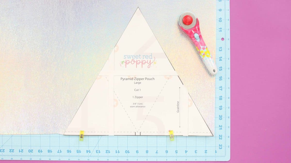 Zipper Triangle Pouch Sewing Tutorial - Sweet Red Poppy