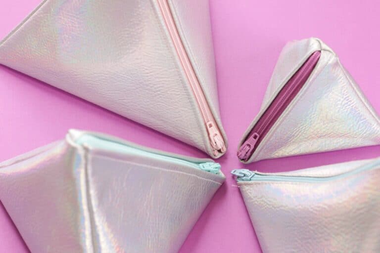 Zipper Triangle Pouch Sewing Tutorial - Sweet Red Poppy