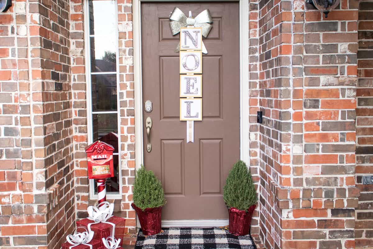 DIY Christmas Door Decoration | Sweet Red Poppy