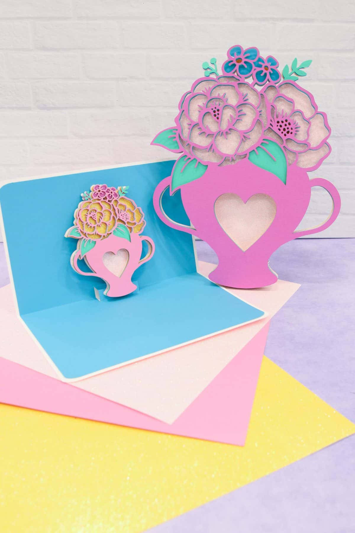 Mother's Day Floral Bouquet Pop-Up Card - Sweet Red Poppy