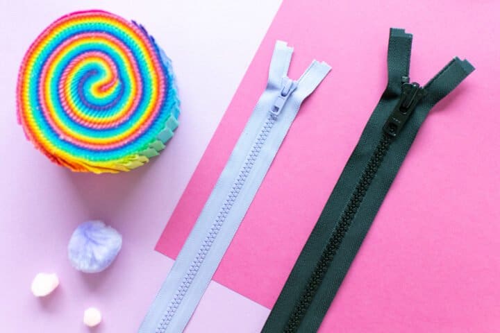 How to Sew a Centered Zipper (2 Ways) - Sweet Red Poppy