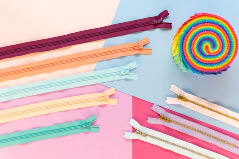 How to Sew a Centered Zipper (2 Ways) - Sweet Red Poppy