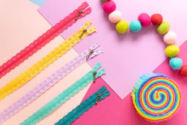 How to Sew an Exposed Zipper - Sweet Red Poppy