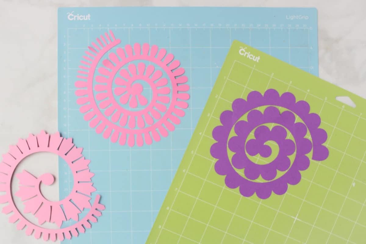 Free Rolled Paper Flower Wreath Template - Sweet Red Poppy