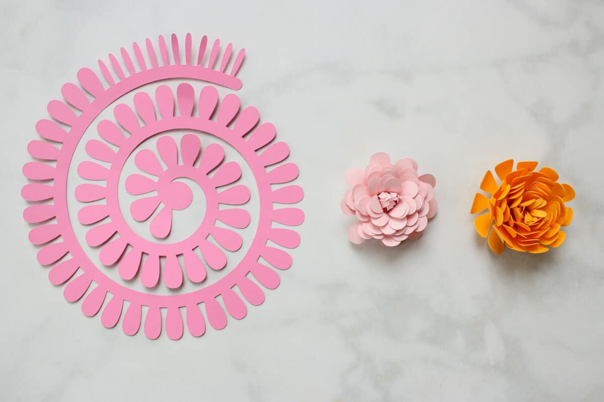 Free Rolled Paper Flower Wreath Template - Sweet Red Poppy