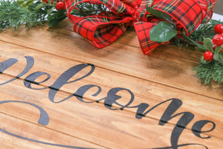 How to Make Perfectly Painted Wood Signs with Cricut Vinyl Stencils ...