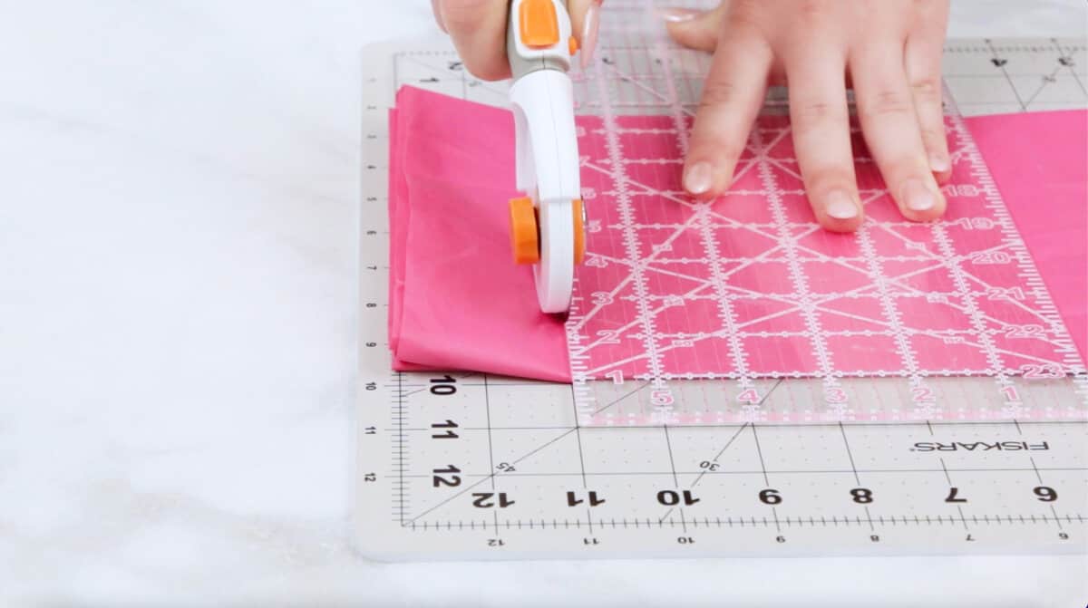DIY Tablecloth Party Backdrop - Sweet Red Poppy