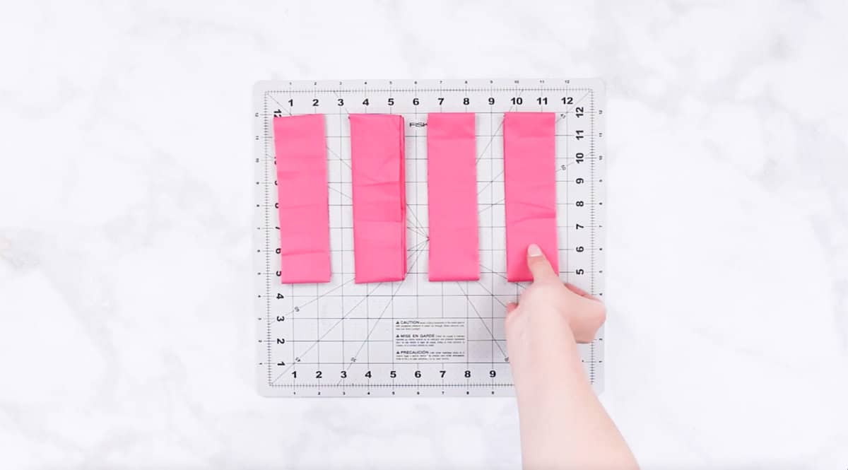 DIY Tablecloth Party Backdrop - Sweet Red Poppy