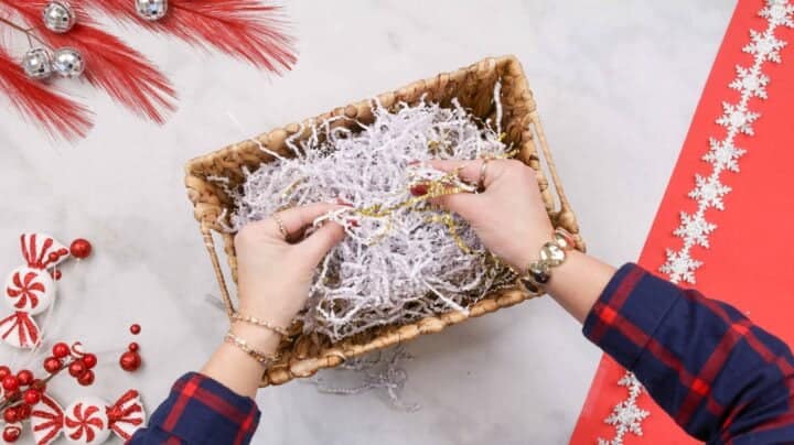 How to a Make Christmas Gift Basket in 5 Steps - Sweet Red Poppy