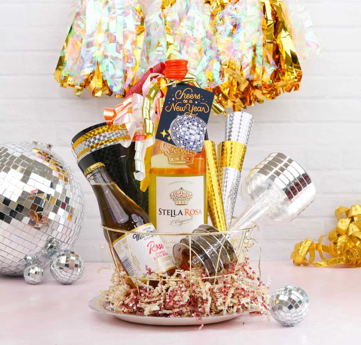 New Year's Gift Tags - Free Printable - Sweet Red Poppy