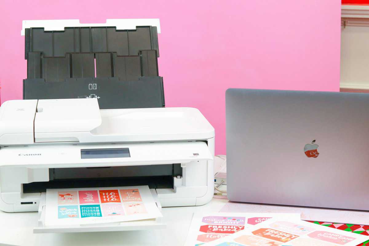 Free Printable Christmas Gift Tags - Sweet Red Poppy