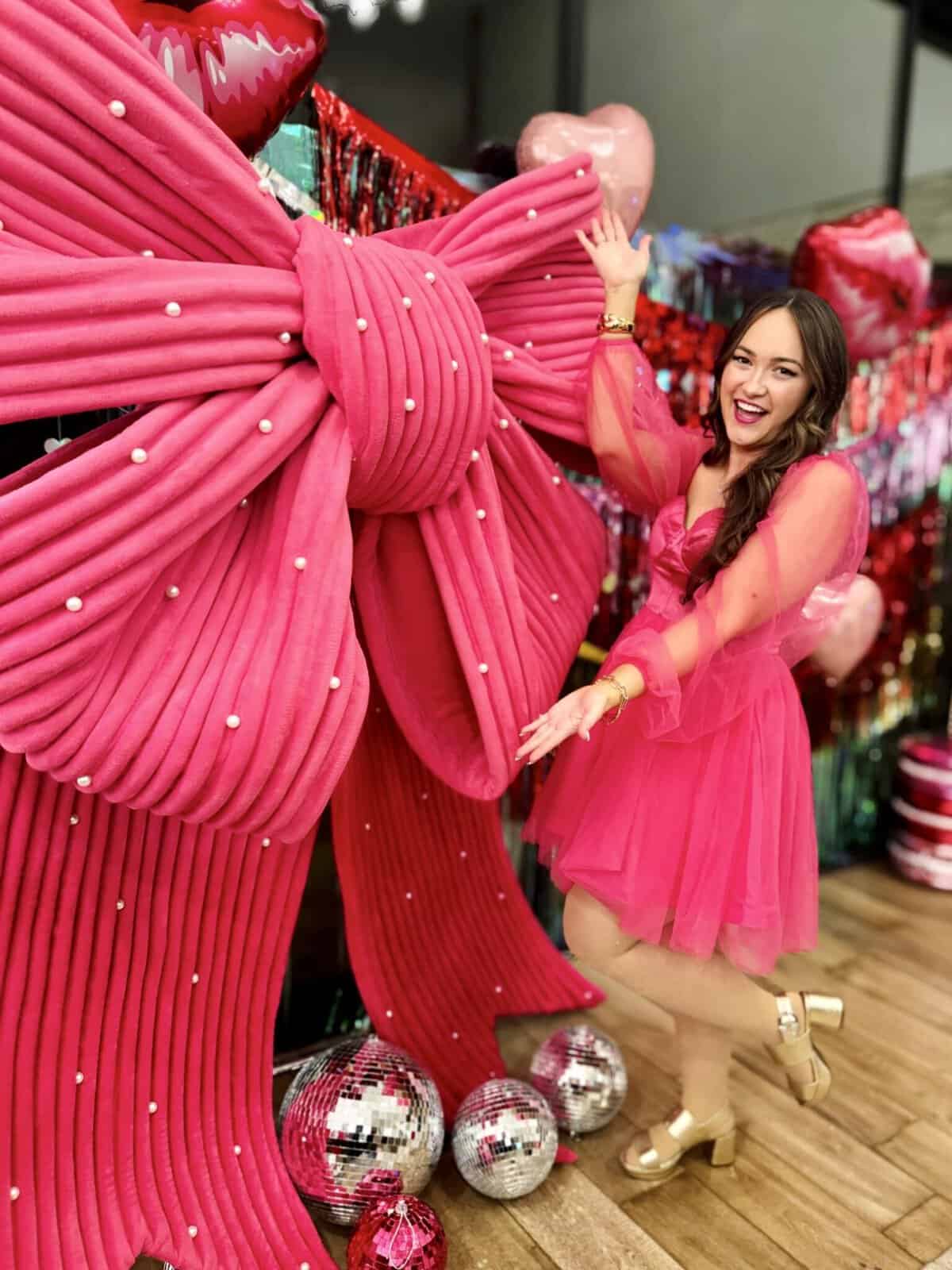 How to Make a Giant Fabric Wall Bow for Party Decor - Sweet Red Poppy